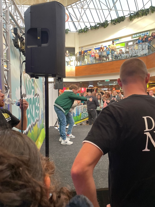 delcour.nl - Met oma naar Dutchtuber Job