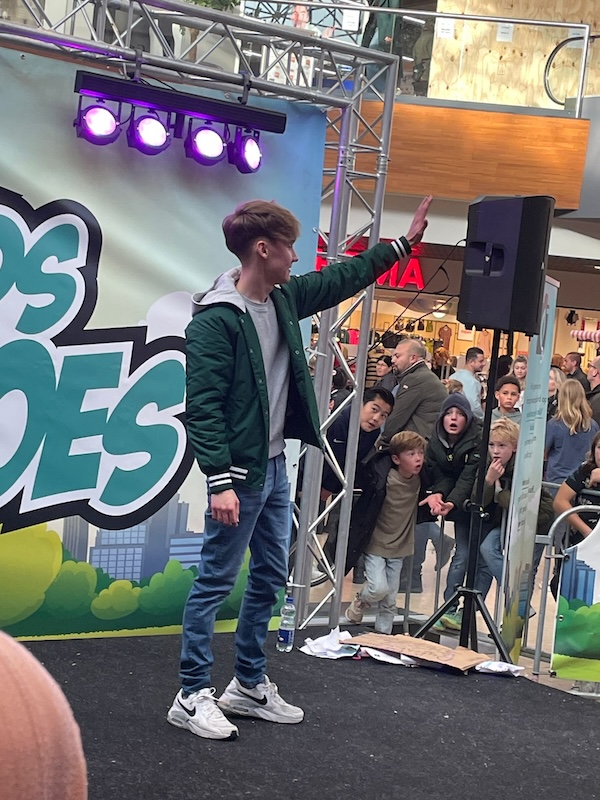 delcour.nl - Met oma naar Dutchtuber Job